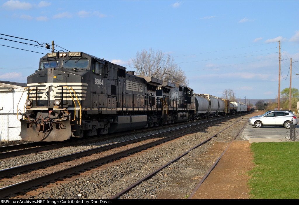 NS C40-9W 8964 leads 15T
